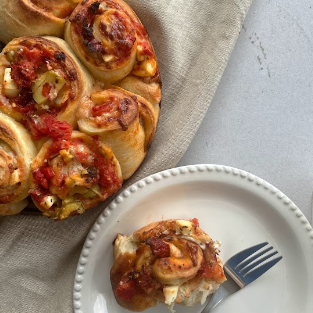 Easy Homemade Pizza Scrolls – Aromi Spices